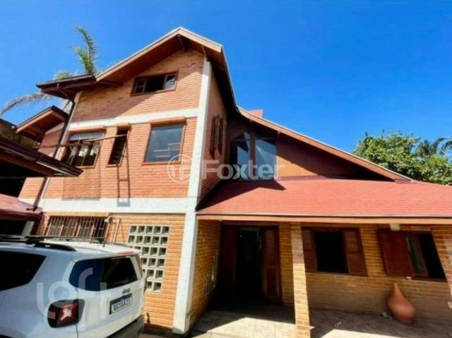 Casa com 4 dormitórios em Florianópolis