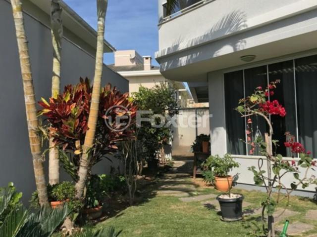 Casa com 4 dormitórios em Florianópolis