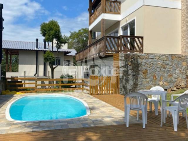 Casa com 4 dormitórios em Florianópolis