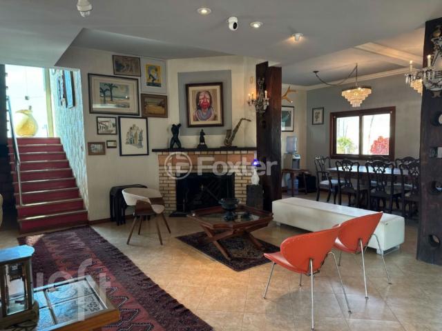 Casa com 4 dormitórios em Florianópolis