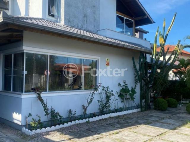 Casa com 4 dormitórios em Florianópolis