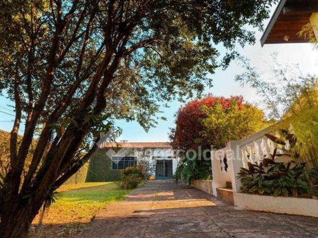 CASA COM 4 DORMITÓRIOS EM PONTO ESTRATÉGICO PARA EMPREENDIMENTOS