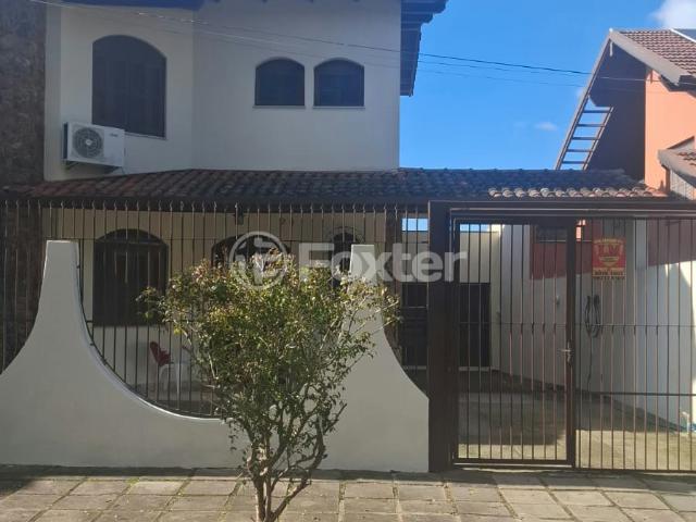 Casa com 4 dormitórios em Porto Alegre