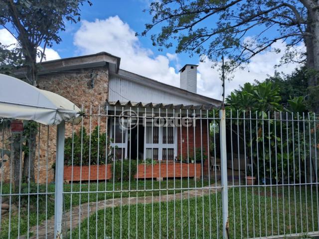 Casa com 4 dormitórios em Porto Alegre
