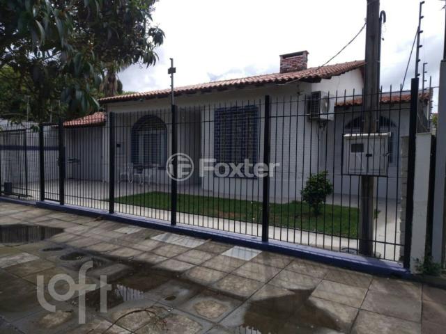 Casa com 4 dormitórios em Porto Alegre