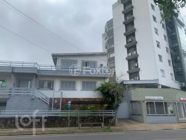 Casa com 4 dormitórios em Porto Alegre