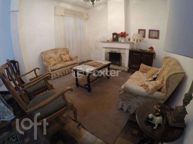 Casa com 4 dormitórios em Porto Alegre
