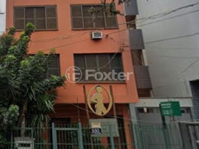 Casa com 8 dormitórios em Porto Alegre