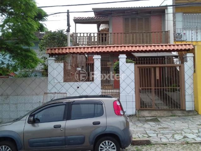 Casa com 4 dormitórios em Porto Alegre