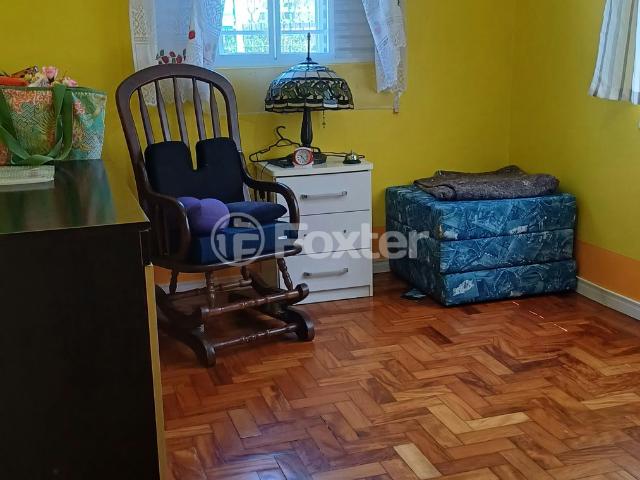 Casa com 4 dormitórios em Porto Alegre