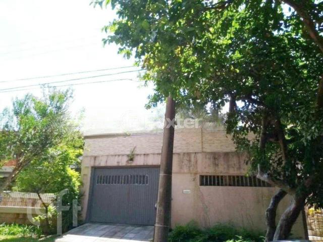 Casa com 4 dormitórios em Porto Alegre