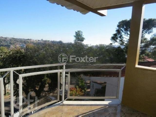 Casa com 4 dormitórios em Porto Alegre