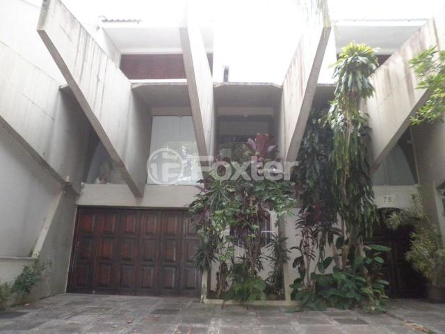 Casa com 4 dormitórios em Porto Alegre