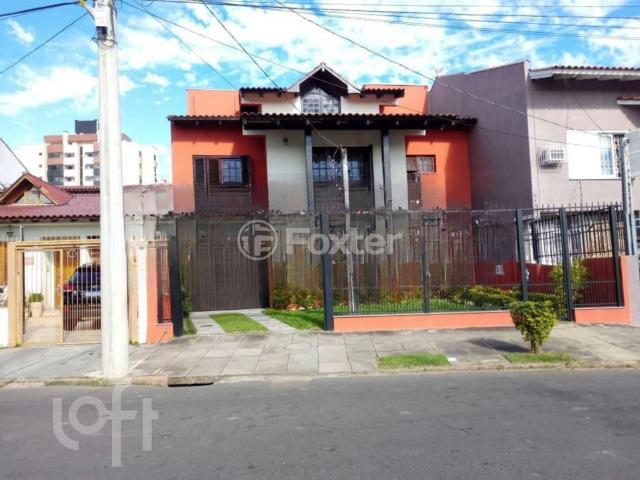 Casa com 4 dormitórios em Porto Alegre