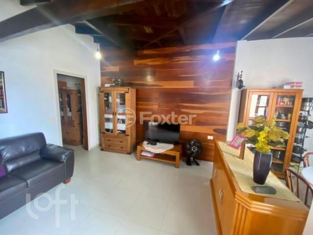 Casa com 4 dormitórios em Porto Alegre