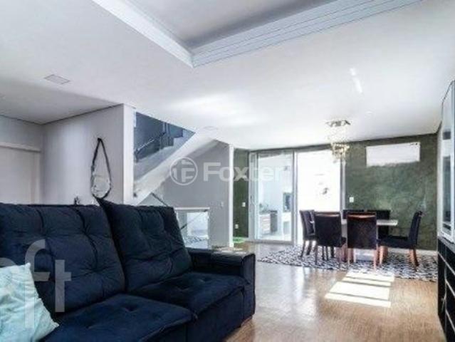 Casa com 4 dormitórios em Porto Alegre