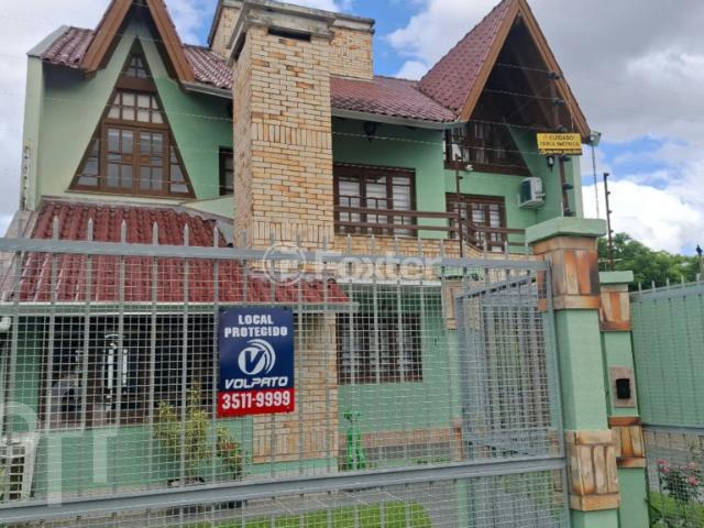 Casa com 4 dormitórios em Porto Alegre