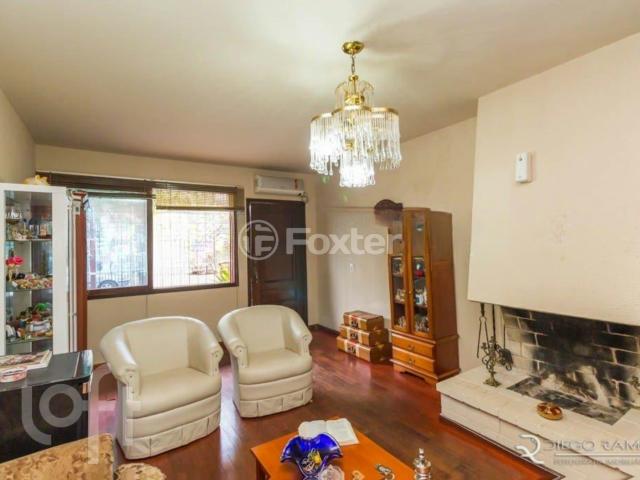 Casa com 4 dormitórios em Porto Alegre