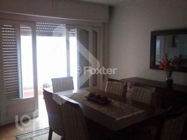 Casa com 4 dormitórios em Porto Alegre