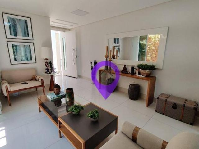 Casa com 4 dormitórios em Pousada dos Campos, 375m² construídos. Destaques: suíte máster com hidroma