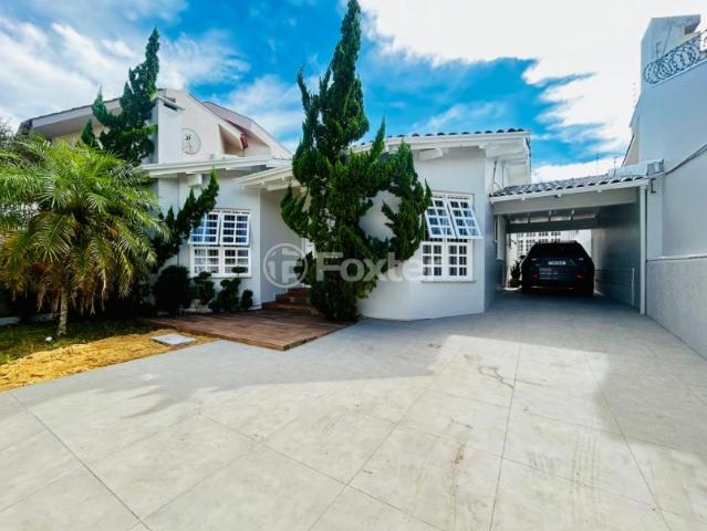 Casa com 4 dormitórios em São Leopoldo