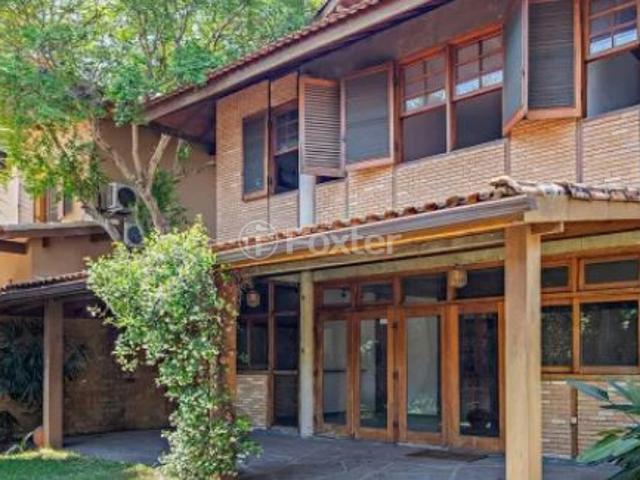 Casa com 4 dormitórios em São Paulo