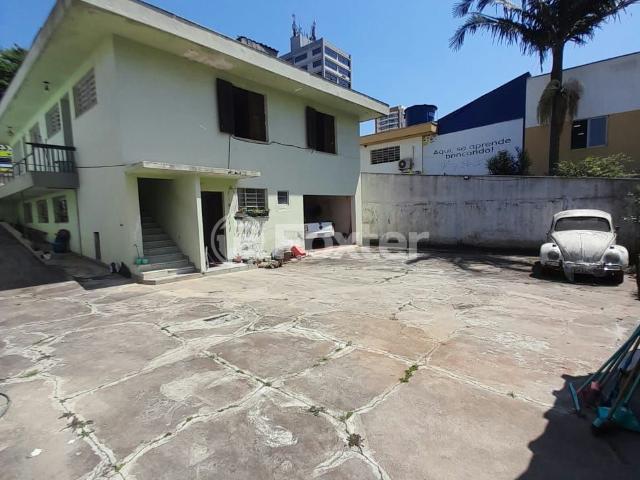 Casa com 4 dormitórios em Santo André