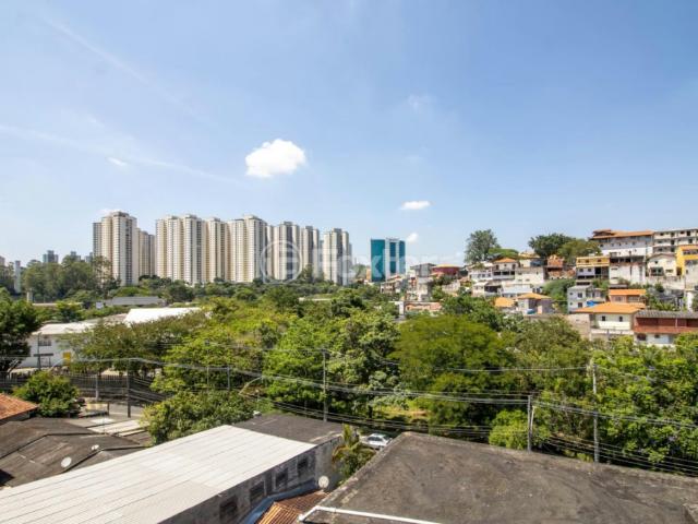 Casa com 4 dormitórios em Taboão da Serra