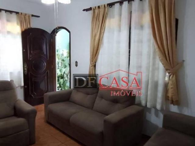CASA COM 4 DORMITÓRIOS JARDIM HELIAN