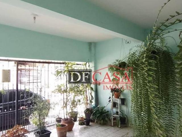 CASA COM 4 DORMITÓRIOS JARDIM HELIAN