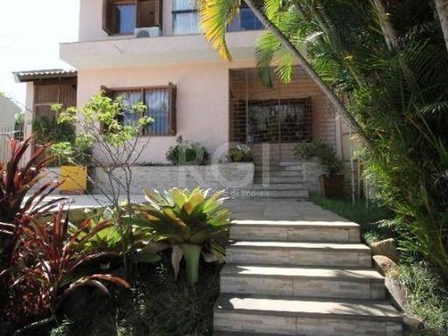 Casa Com 4 dormitórios para Comprar, 350 m² Chácara das Pedras Porto Alegre