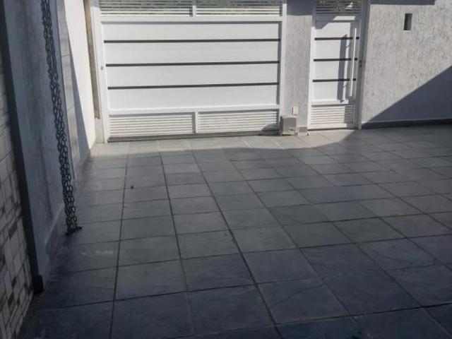Casa com 4 dormitórios próximo à praia no bairro Suarão