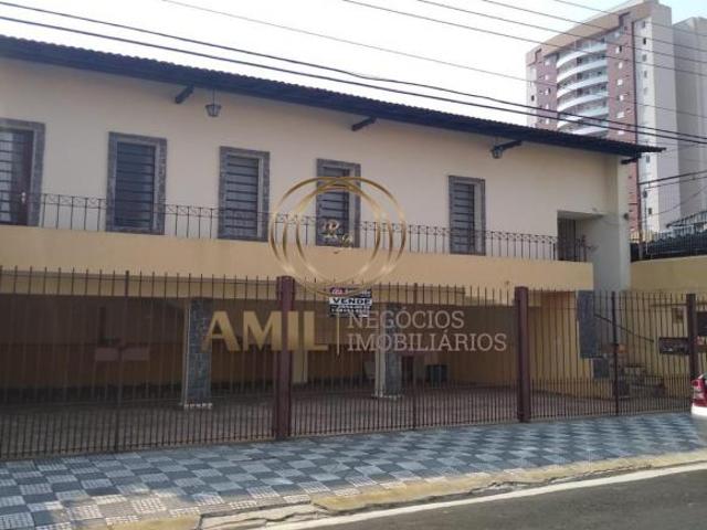Casa com 4 Dormitórios sendo 1 suíte com planejados no centro de Jacarei SP