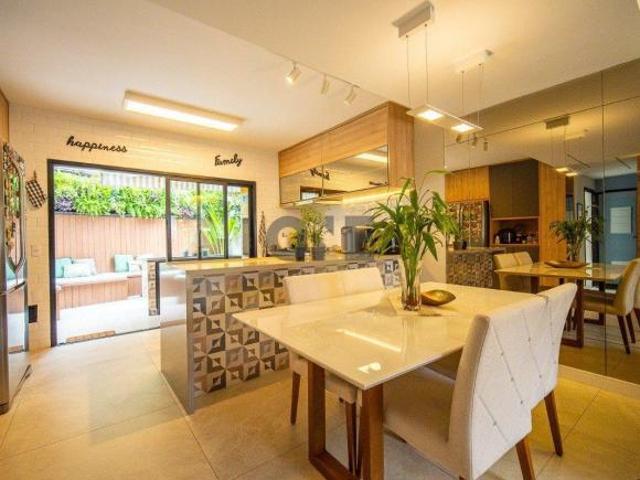 Casa com 4 dormitórios, sendo 1 suíte à venda Granja Viana Cotia/SP