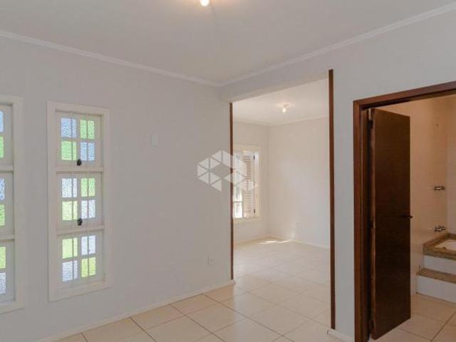 Casa com 4 dormitorios, sendo 1 suite e 4 vagas no bairro Vila Jardim