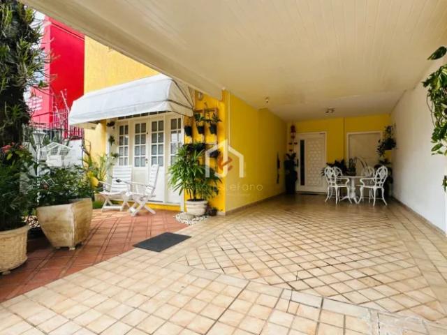 Casa com 4 dormitórios sendo 1 suíte no Centro em Taubaté