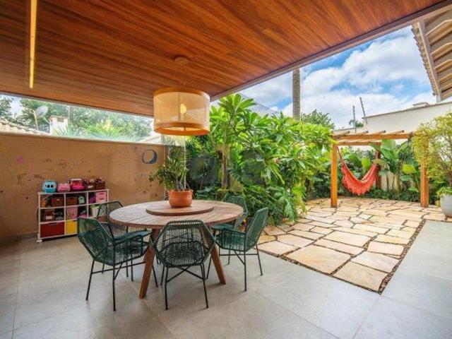 Casa com 4 dormitórios, sendo 2 suíte para venda Granja Viana Cotia SP