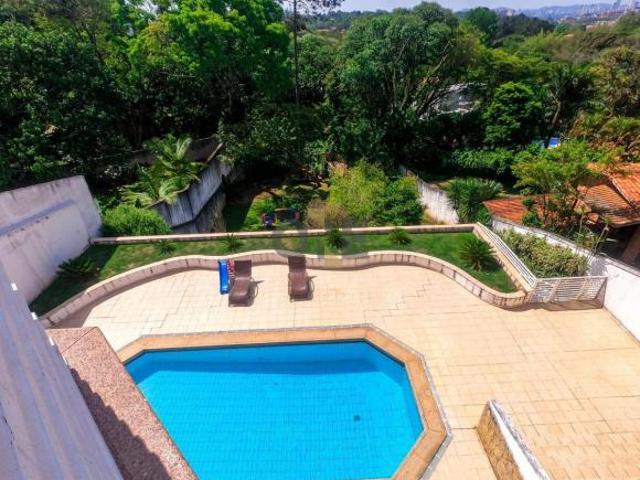 Casa com 4 dormitórios sendo 2 suítes à venda Granja Viana Carapicuíba/SP