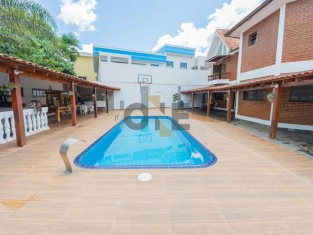 Casa com 4 dormitórios, sendo 2 suítes à venda Granja Viana Cotia/SP