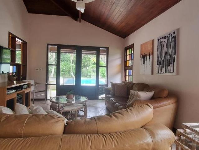 Casa com 4 dormitórios, sendo 2 suítes, com 4 vagas de garagem, 320 m², à locação por R$ 2.500,00 Bertioga/SP, Riviera de São Lourenço, Módulo: 4