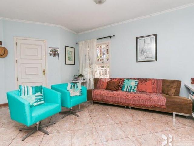 Casa com 4 dormitórios, sendo 2 suites e 4 vagas no bairro Estancia Velha