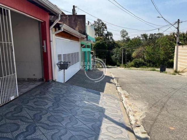 Casa com 4 dormitórios sendo 2 suítes,em uma área útil de 130m²