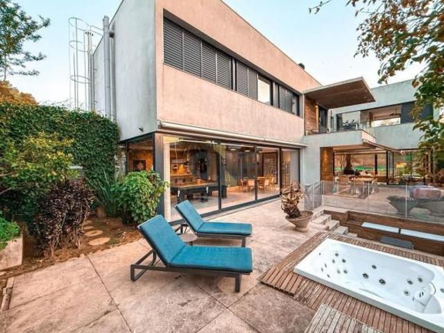 Casa com 4 dormitórios, sendo 2 suítes para venda Granja Viana Cotia SP