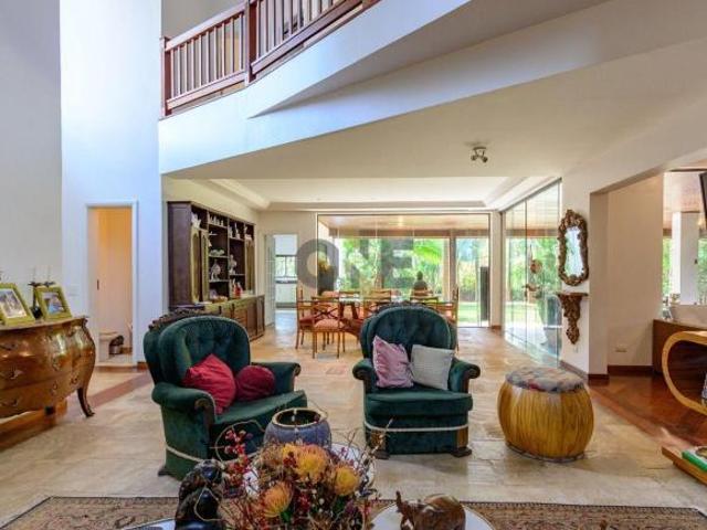 Casa com 4 dormitórios, sendo 2 suítes para venda Granja Viana Cotia/SP
