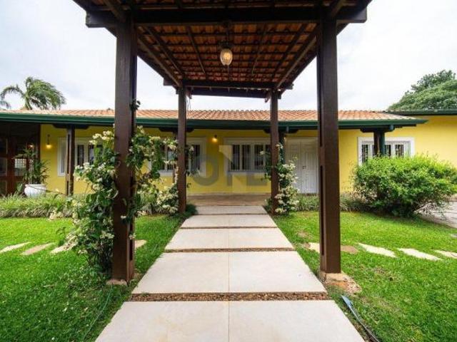 Casa com 4 dormitórios, sendo 2 suítes para venda Granja Viana Cotia/SP