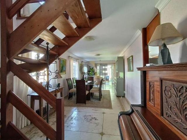 Casa com 4 dormitórios, sendo 2 suítes para venda Granja Viana Cotia/SP