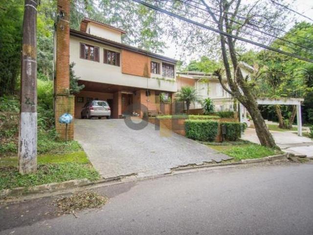 Casa com 4 dormitórios, sendo 2 suítes para venda na região Granja Viana Cotia