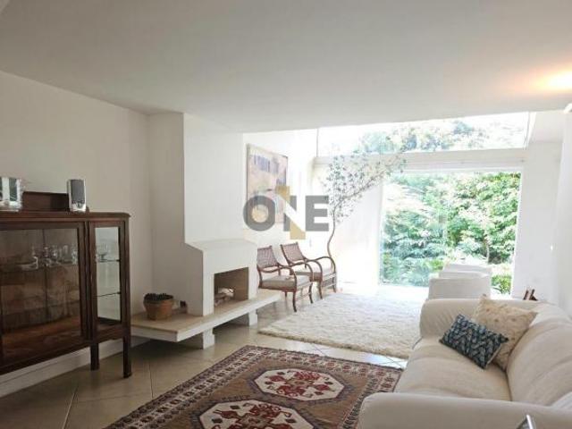 Casa com 4 dormitórios, sendo 2 suítes para venda na região Granja Viana Cotia SP