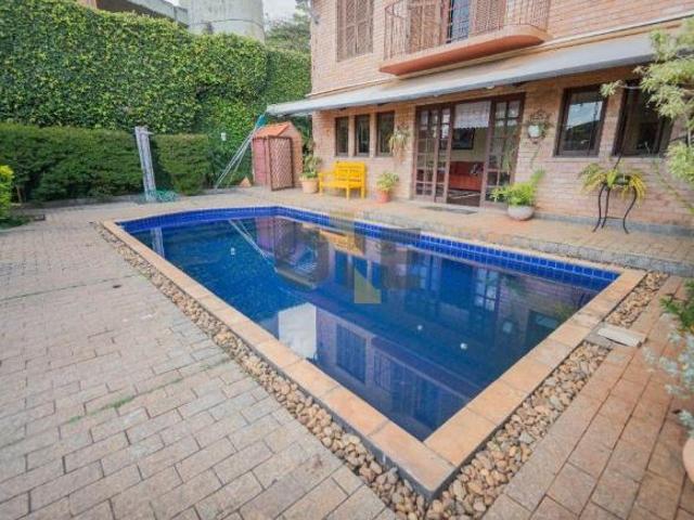 Casa com 4 dormitórios, sendo 3 suítes à venda Granja Viana Cotia/SP