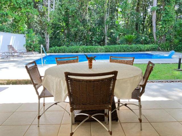 Casa com 4 dormitórios, sendo 3 suítes, com 2 vagas de garagem, 240 m², à locação por R$ 2.800,00 Bertioga/SP, Riviera de São Lourenço, Módulo: 30
